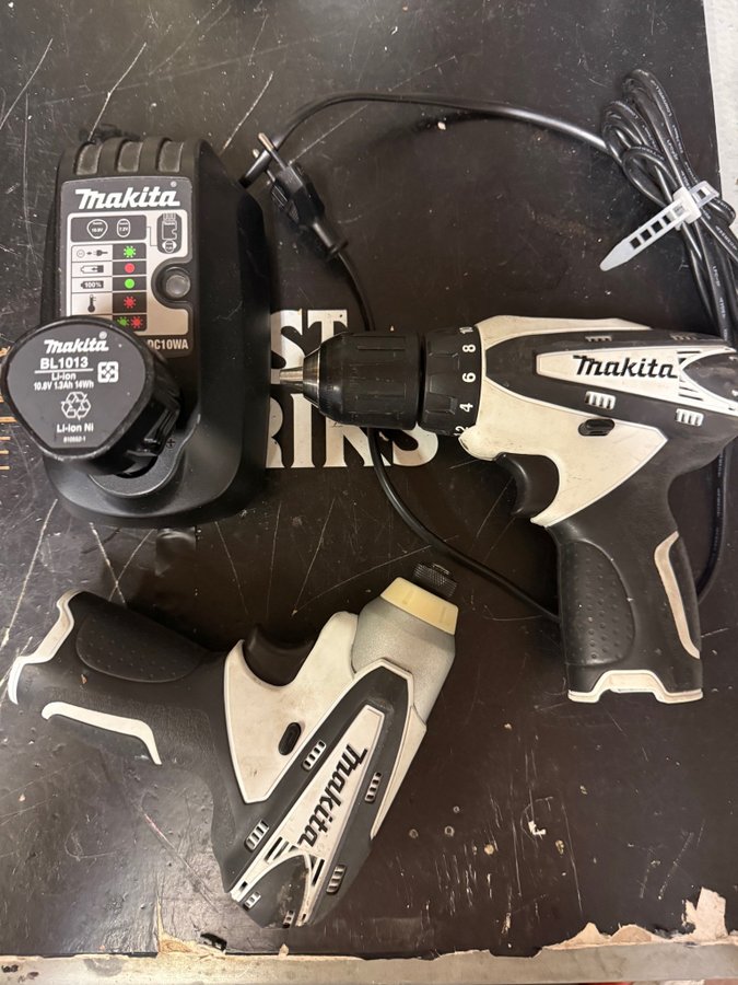 Makita Borrmaskin och skruvdragare med Laddare .. | Köp på Tradera ...