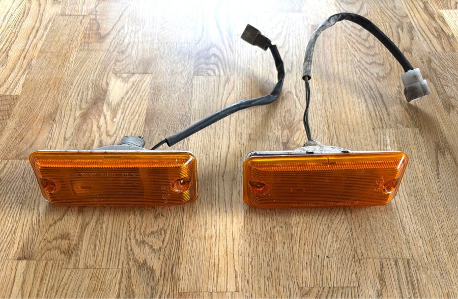 Blinkers sidomarkering Mazda 929 79-81 | Köp på Tradera (734183801)