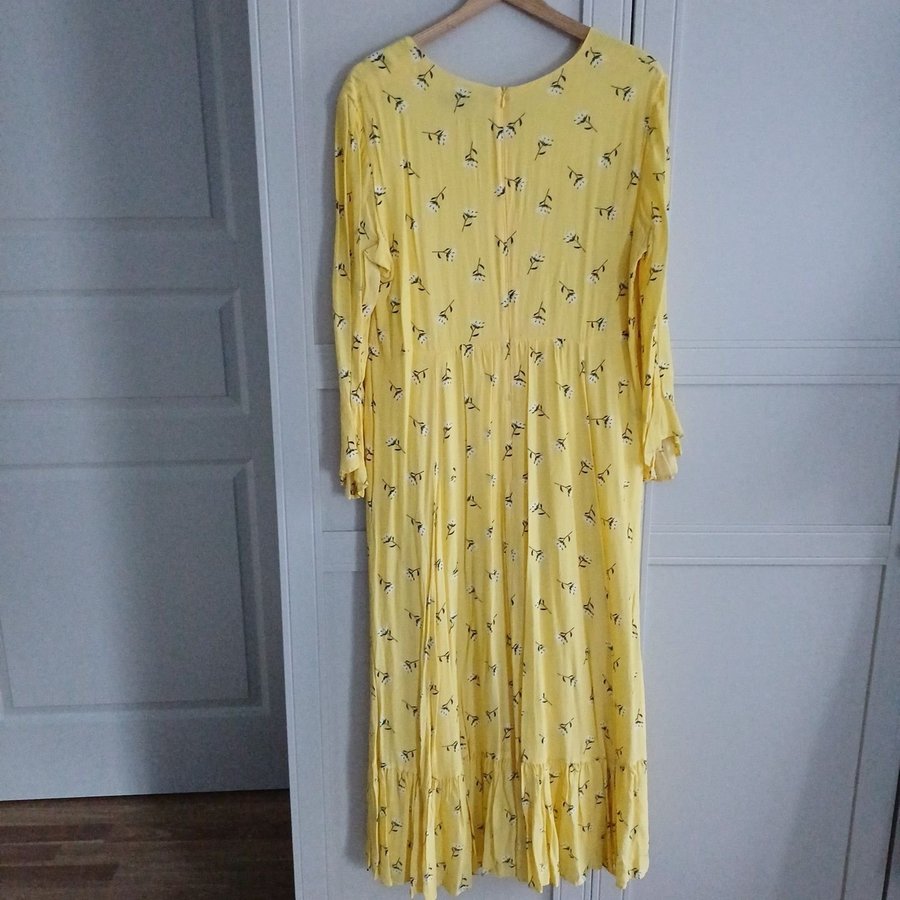 IVY & OAK gul klänning, storlek 38 | Köp på Tradera (734436123)
