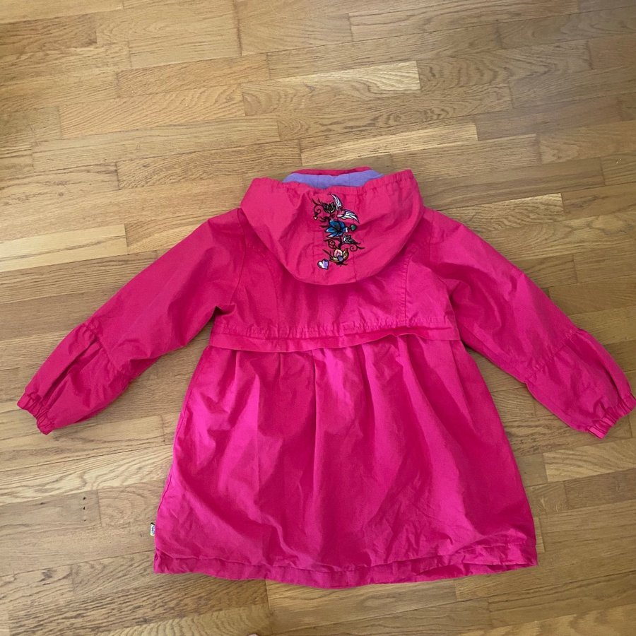 Se produkter som liknar Me Too rosa jacka på Tradera (690795601)