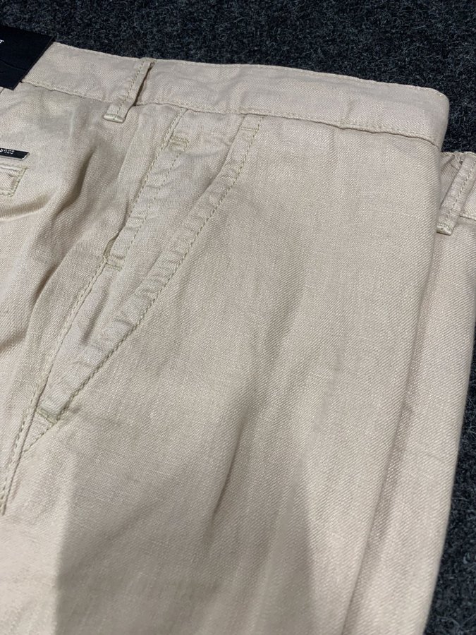 Hugo Boss beiga byxor, storlek 34R | Köp på Tradera (708391737)