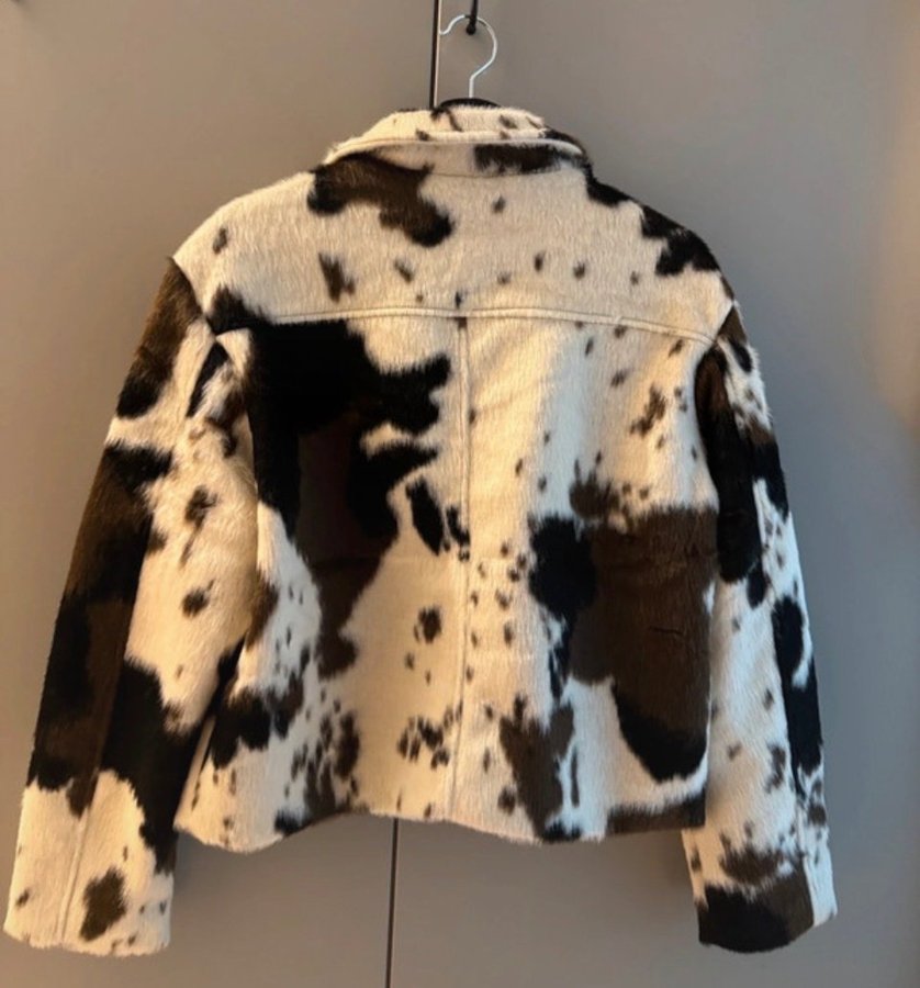 Gina Tricot jacka Komönster Cow print | Köp på Tradera (717779682)