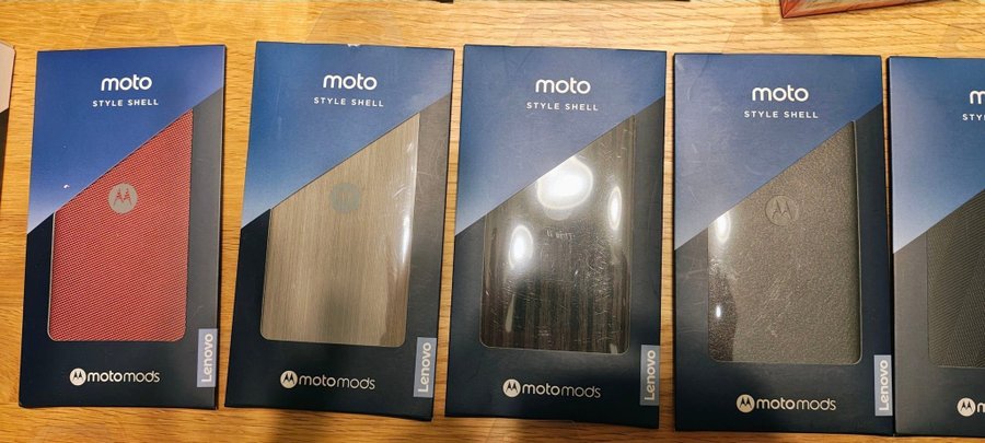 Motorola Moto Z3 Play med massa Moto Mods | Köp på Tradera (712623416)