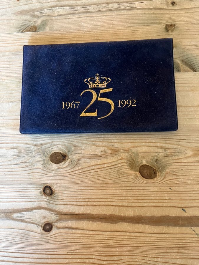 Drottning Margrethe II och Prins Henrik - 25 År.. | Köp på Tradera ...