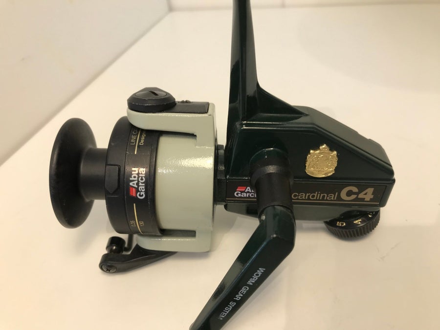 Se produkter som liknar Abu Garcia Cardinal C4 vintag.. på Tradera ...