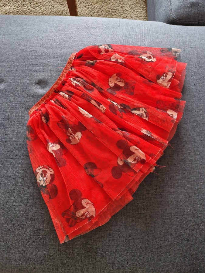 Sinsay röd kjol Mimmi Pig, Minnie Mouse, storle.. | Köp på Tradera ...