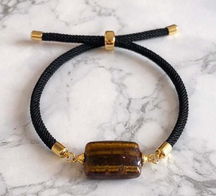 Justerbart Armband med tigerögat | Köp på Tradera (737072936)