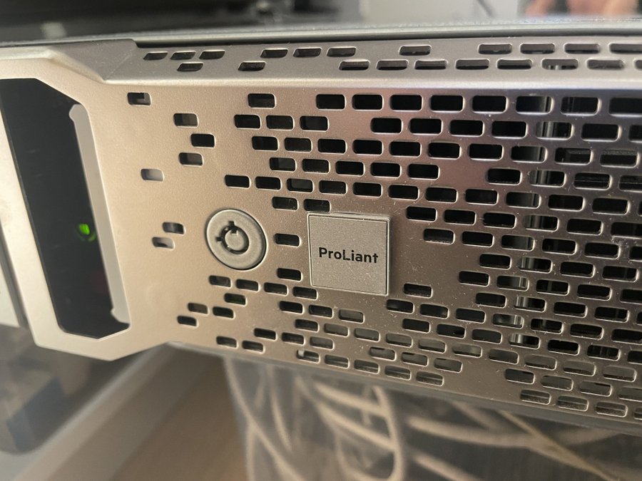 HPE ProLiant DL380 Gen9 24SFF *Guide hur du får.. | Köp på Tradera ...