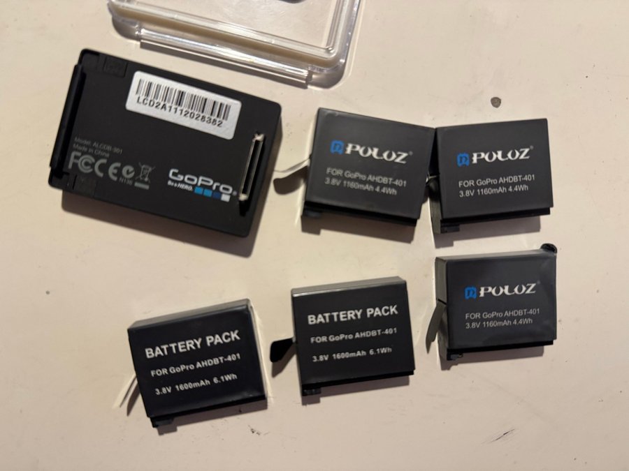 GoPro LCD BacPac med 5 defekta batterier och sk.. | Köp på Tradera ...