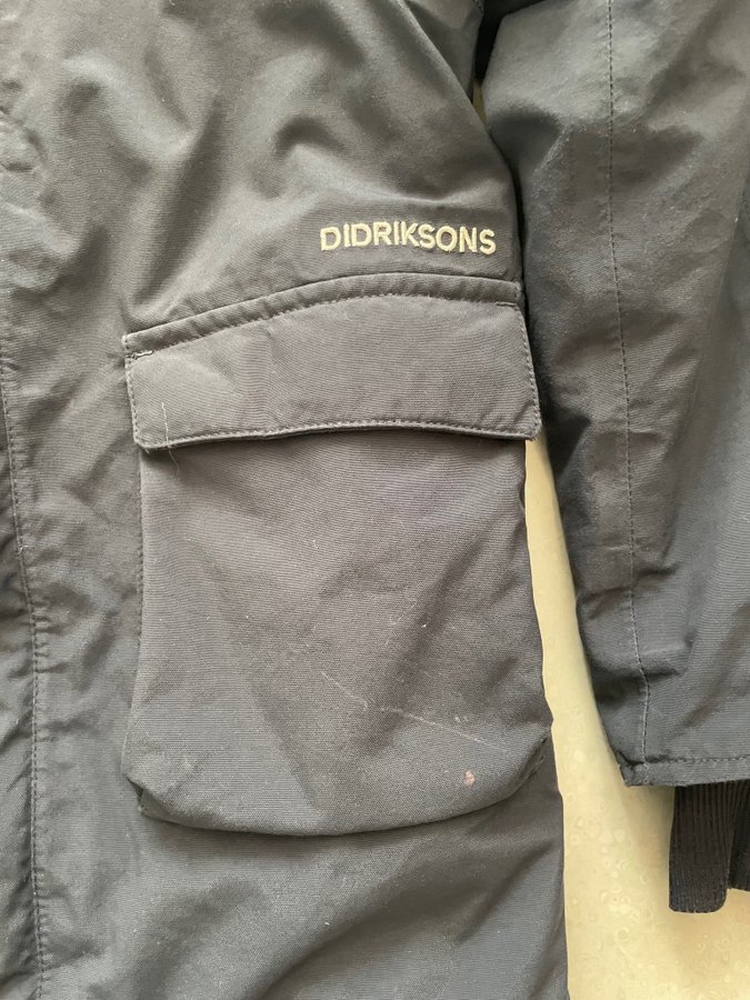 Didriksons mörkblå vinterjacka storlek 130 | Köp på Tradera (712910767)