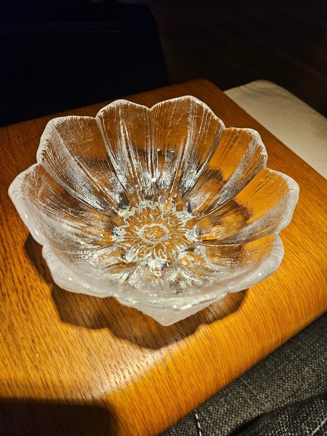 Kosta Boda Waterlily av Mats jonasson | Köp på Tradera (713308286)