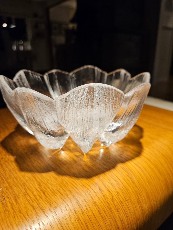 Kosta Boda Waterlily av Mats jonasson | Köp på Tradera (713308286)