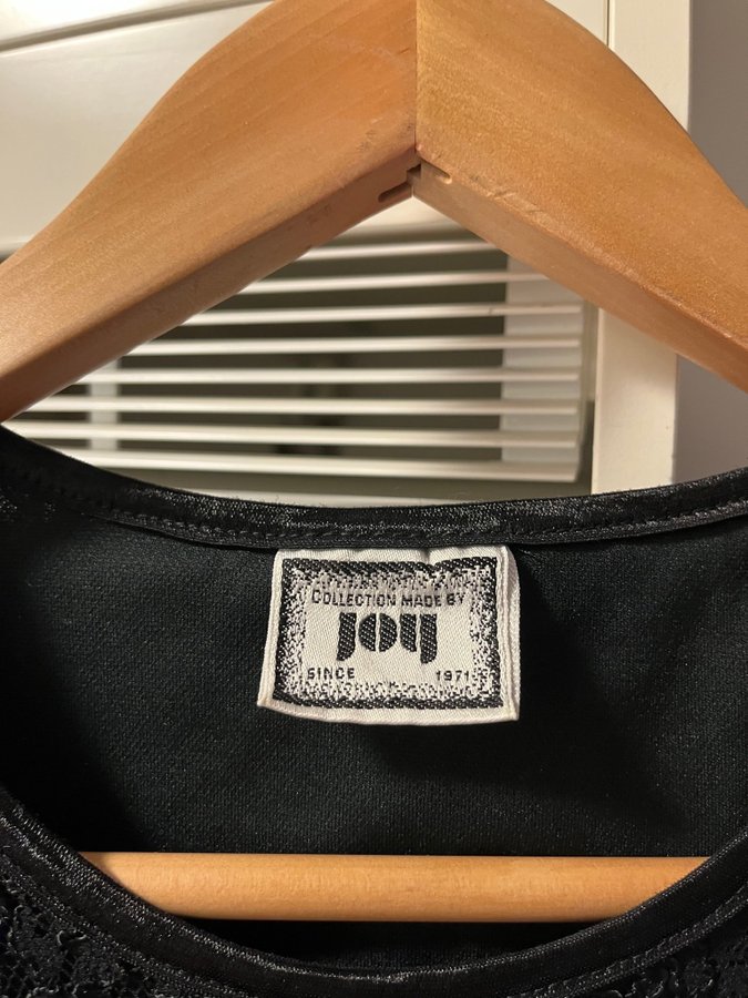 JOY svart topp | Köp på Tradera (708490859)
