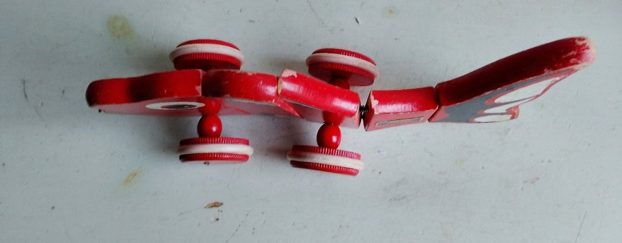 BRIO Träleksak Dragdjur - Röd Fisk. retro | Köp på Tradera (713674640)