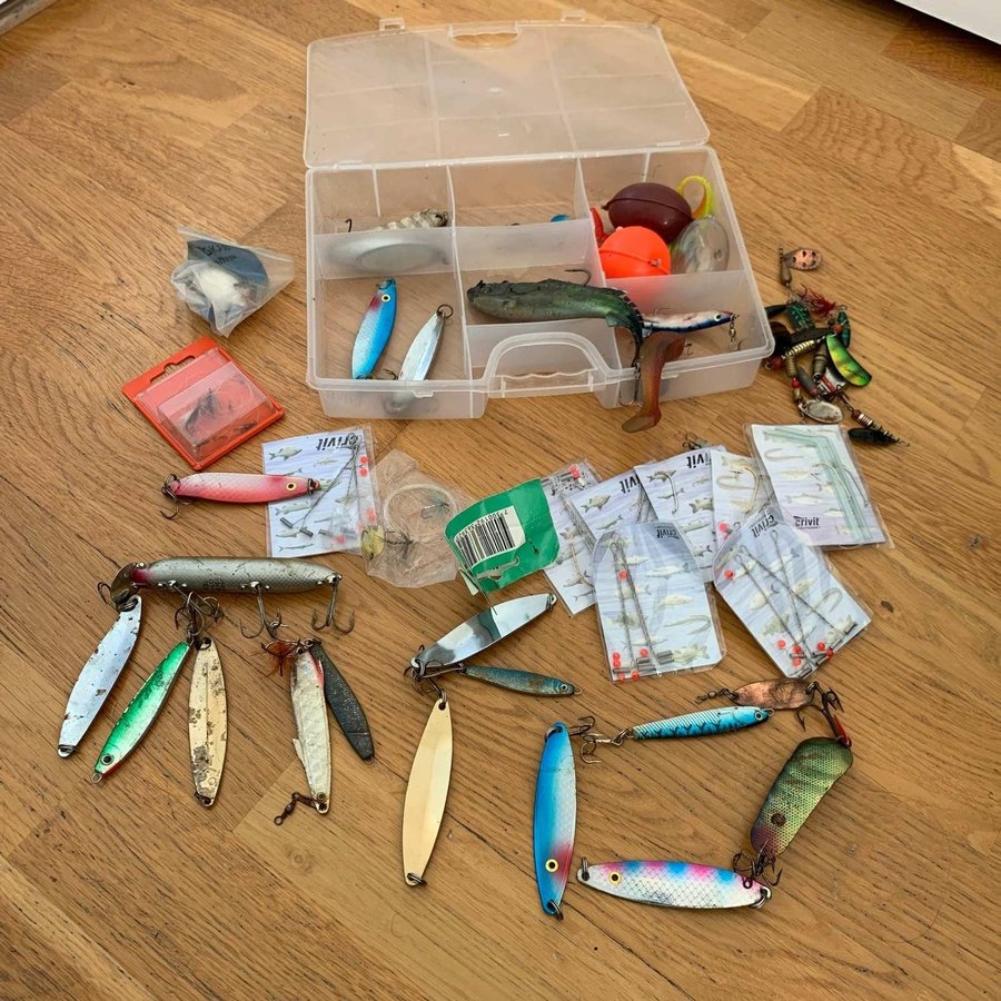 Låda med 40 delar spinnare fiskedrag fisk tillb.. | Köp på Tradera ...