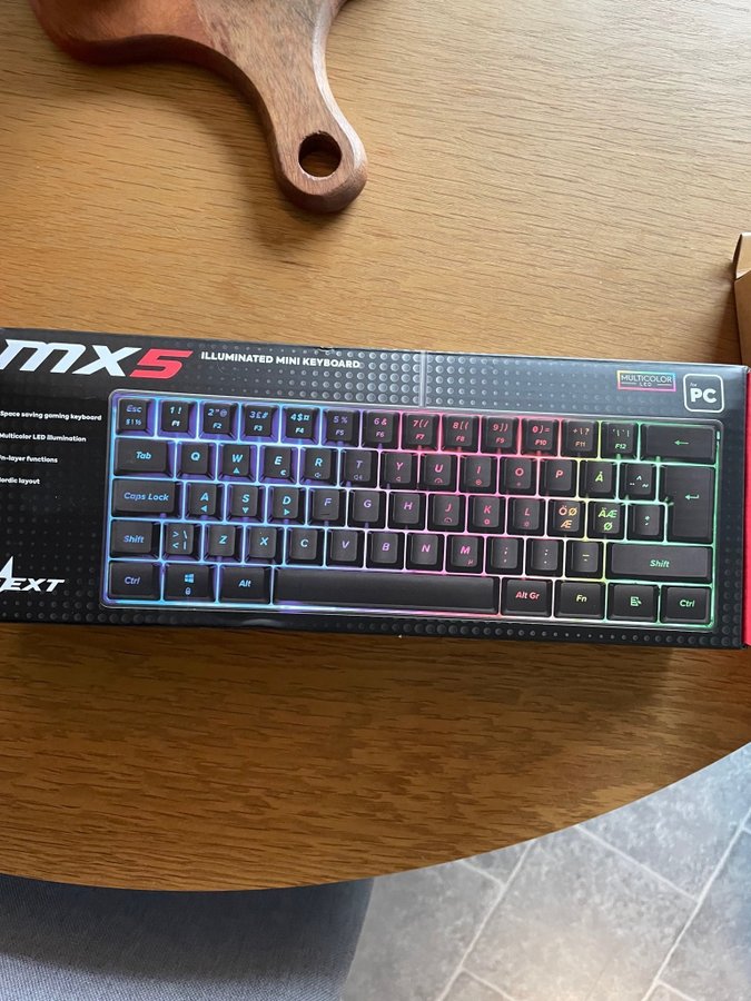 Se produkter som liknar Gaming tangentbord, mus och m.. på Tradera ...