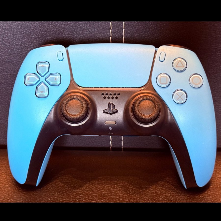 PS5 DualSense med TMR uppgraderade sticks från .. | Köp på Tradera ...