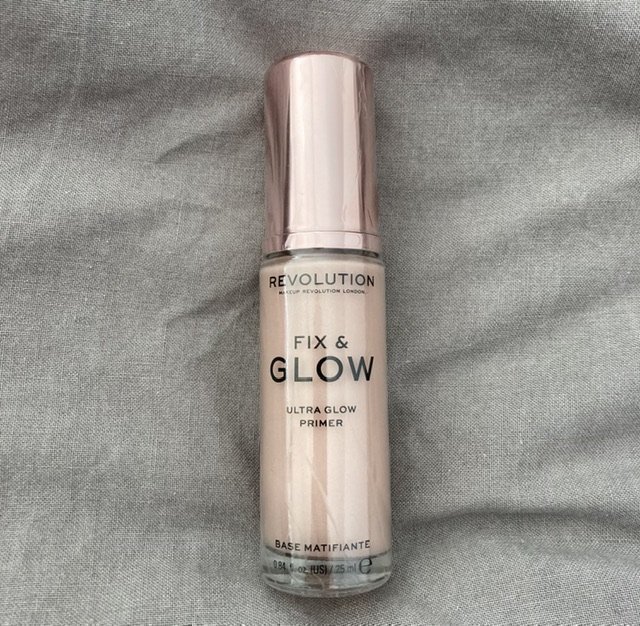 Se produkter som liknar Makeup Revolution Fix & Glow .. på Tradera ...