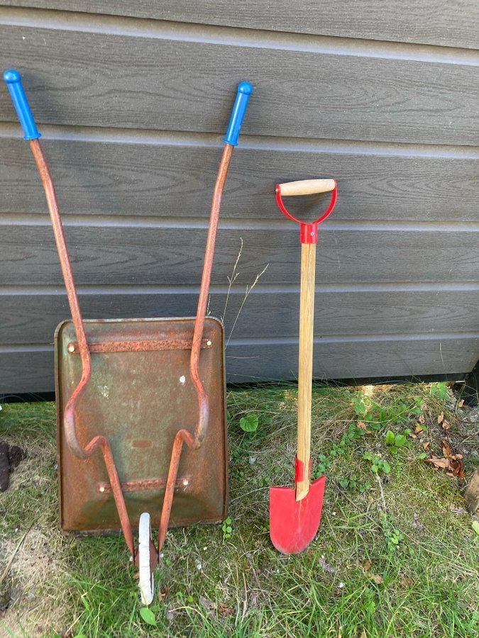 Skottkärra barn retro och barnspade | Köp på Tradera (733955027)