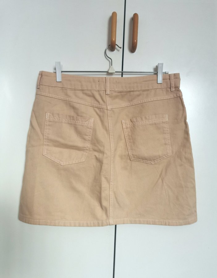Even&Odd beige kjol, str. 42 | Köp på Tradera (712166718)