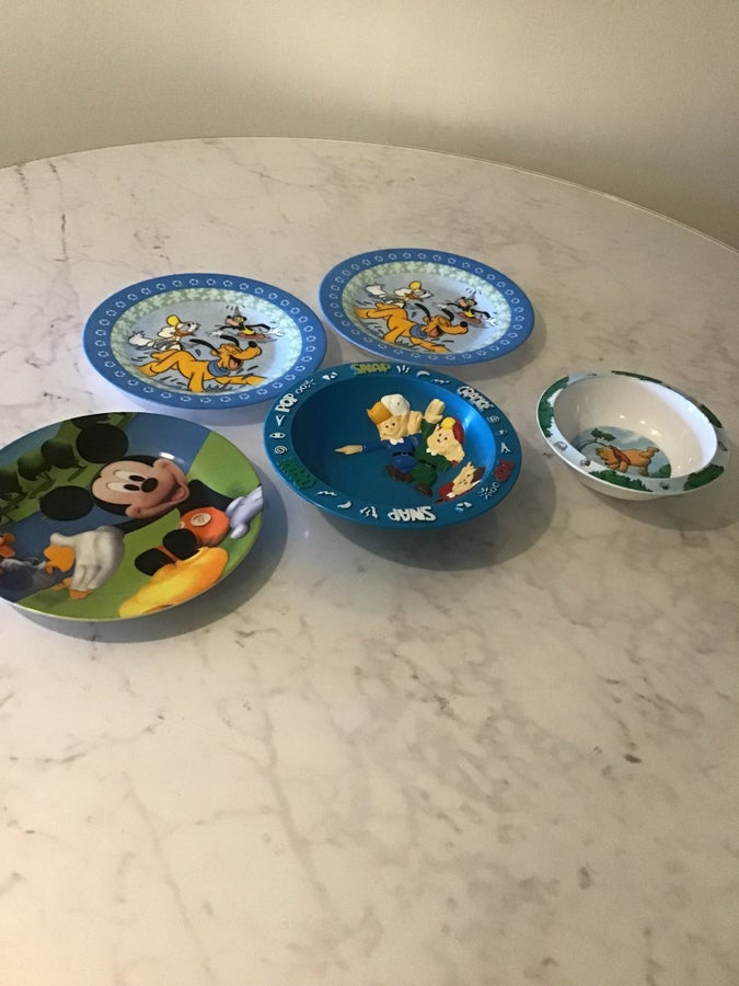 Disney / Kellogs tallrikar och skålar | Köp på Tradera (736960702)