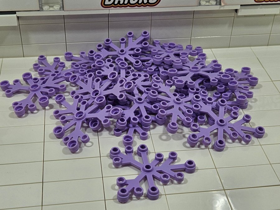 Se produkter som liknar *NYTT* LEGO Limb Element | 20.. på Tradera ...