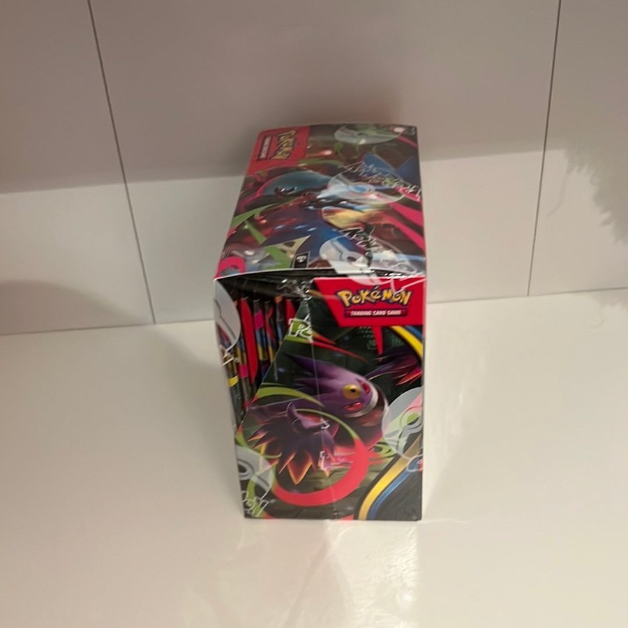 Phantasmal Flames booster box | Köp på Tradera (711162850)