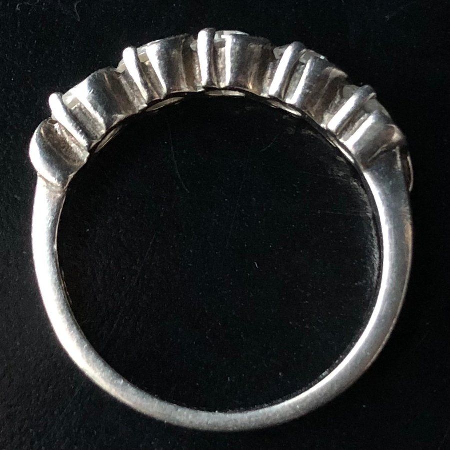 Se produkter som liknar 925 silver 5-stens ring halva.. på Tradera ...