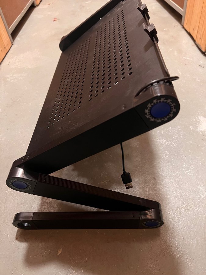 Laptopbord med justerbara ben | Köp på Tradera (711926371)
