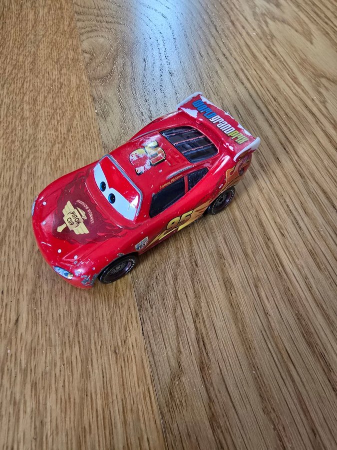 Disney Cars Bilar Pixar Metall - Blixten McQueen | Köp på Tradera ...