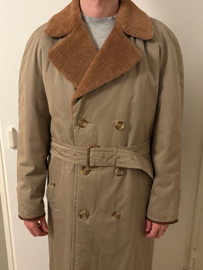 Se produkter som liknar Grenfell alpaca coat (vintage) på Tradera ...