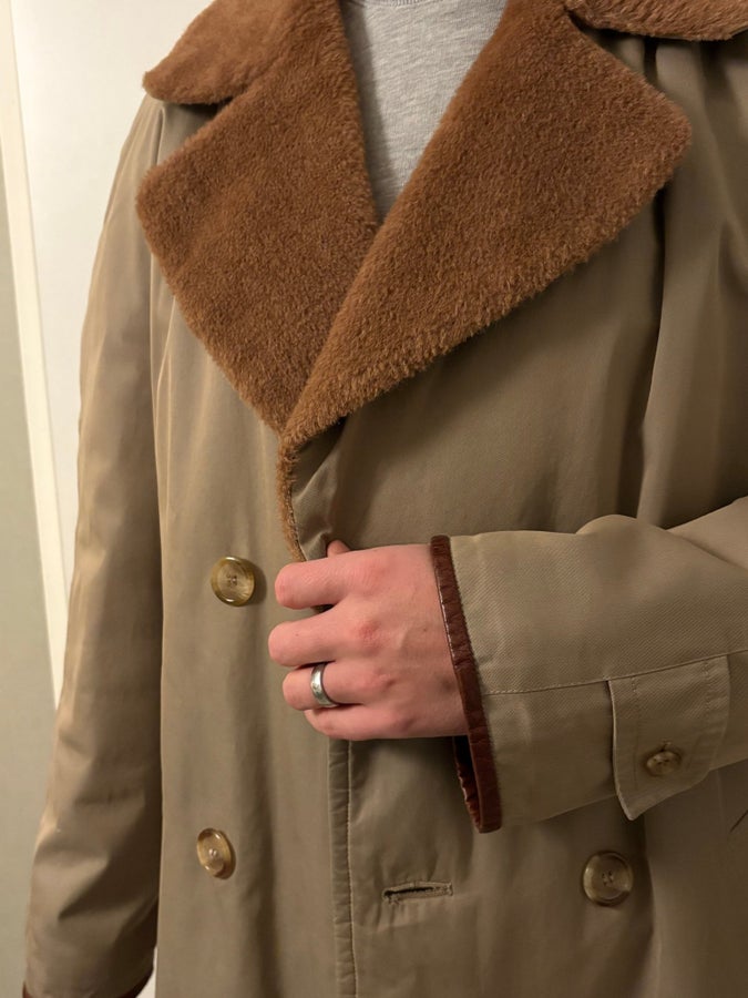 Se produkter som liknar Grenfell alpaca coat (vintage) på Tradera ...