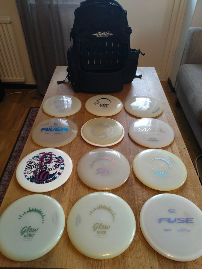 Westside Discs discgolfryggsäck med 12 discar | Köp på Tradera (735530685)