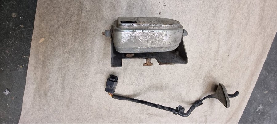 Se produkter som liknar Larm siren till volvo v70 FAS.. på Tradera ... Se produkter som liknar Larm siren till volvo v70 FAS.. på Tradera ...