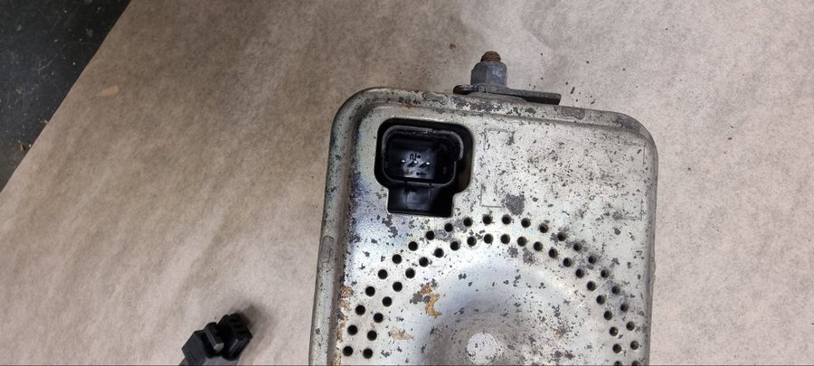 Se produkter som liknar Larm siren till volvo v70 FAS.. på Tradera ... Se produkter som liknar Larm siren till volvo v70 FAS.. på Tradera ...