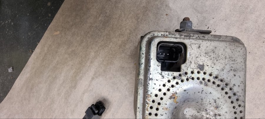 Se produkter som liknar Larm siren till volvo v70 FAS.. på Tradera ... Se produkter som liknar Larm siren till volvo v70 FAS.. på Tradera ...