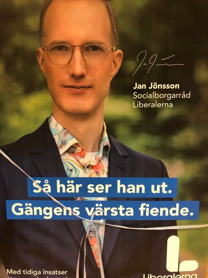 Se produkter som liknar Gängens värsta fiende-affisch.. på Tradera ...