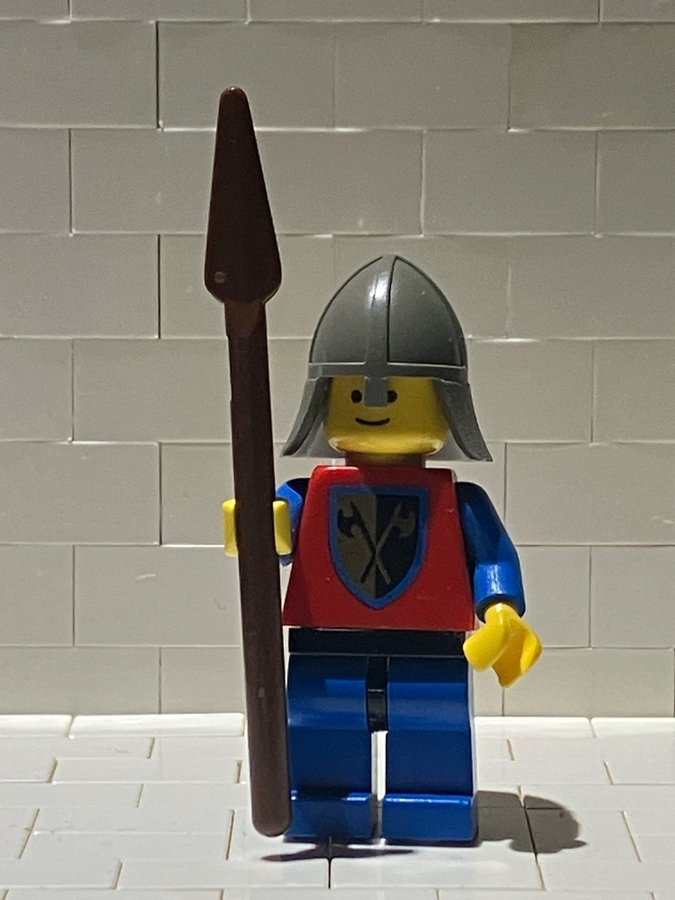 Se produkter som liknar Lego - Castle äldre riddare m.. på Tradera ...