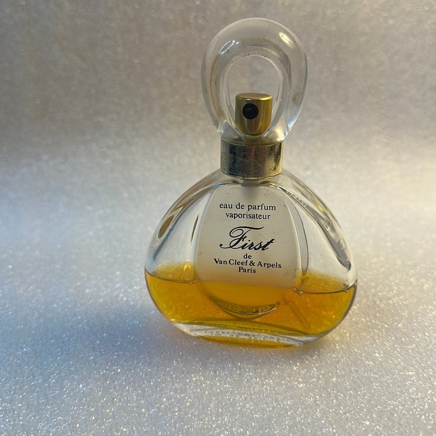 Van Cleef & Arpels First Eau de Parfum Vaporisa.. | Köp på Tradera ...
