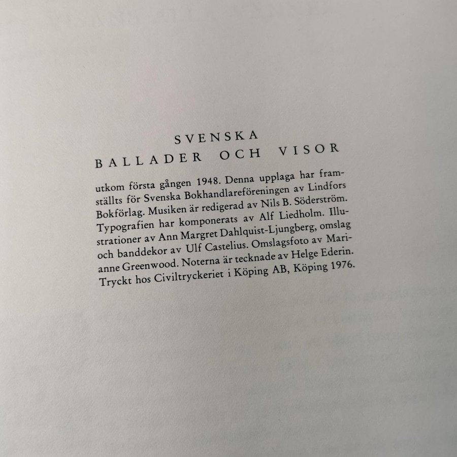Se produkter som liknar Svenska ballader och visor fr.. på Tradera ...