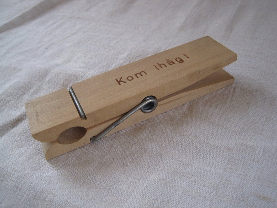 KLÄDNYPA, KOM IHÅG klämma, brevhållare, ek * re.. | Köp på Tradera ...