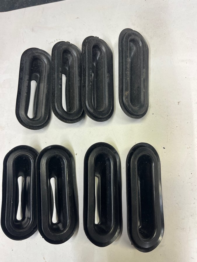 Gummitätning stötfångarjärn VW Typ 1 | Köp på Tradera (696667635)