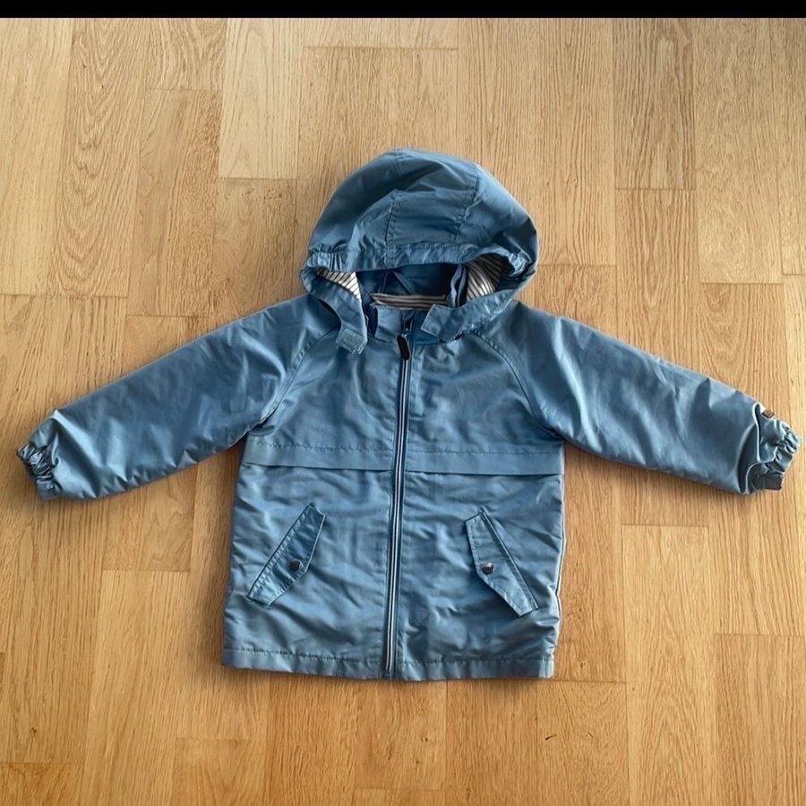 Newbie höst/vårjacka, strl 104, mkt fint skick | Köp på Tradera (698300328)