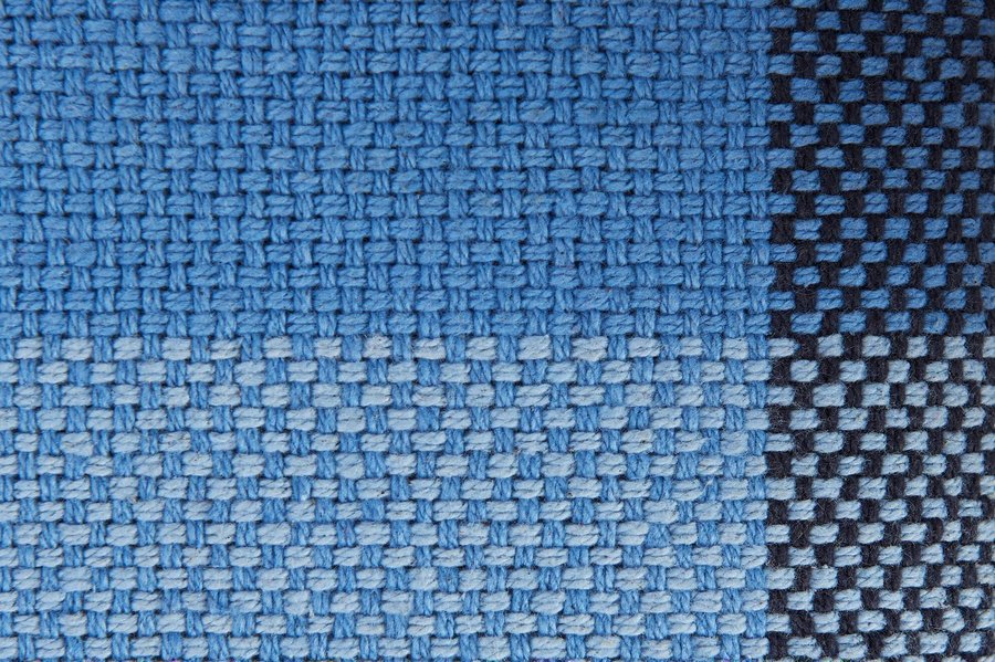 Ny handvävd stor kudde - GRADIENT & SQUARES BLU.. | Köp på Tradera (704436641)