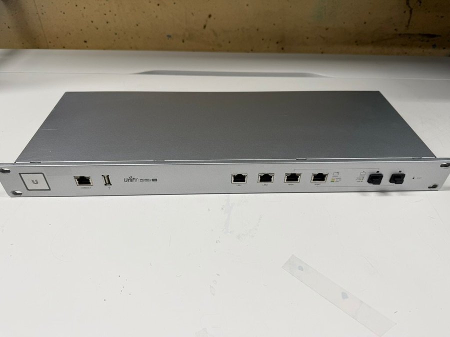 Ubiquiti UniFi Security Gateway Pro USG-PRO-4 | Köp på Tradera (713403612)