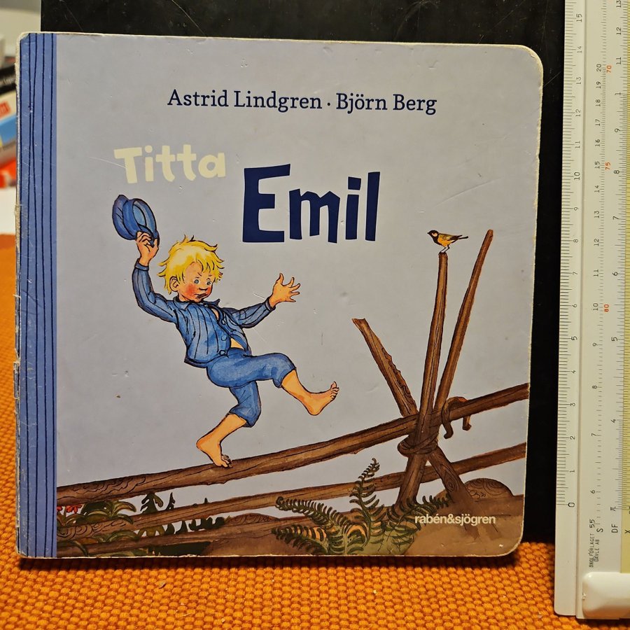 Titta Emil av Astrid Lindgren & Björn Berg, 2019 | Köp på Tradera ...