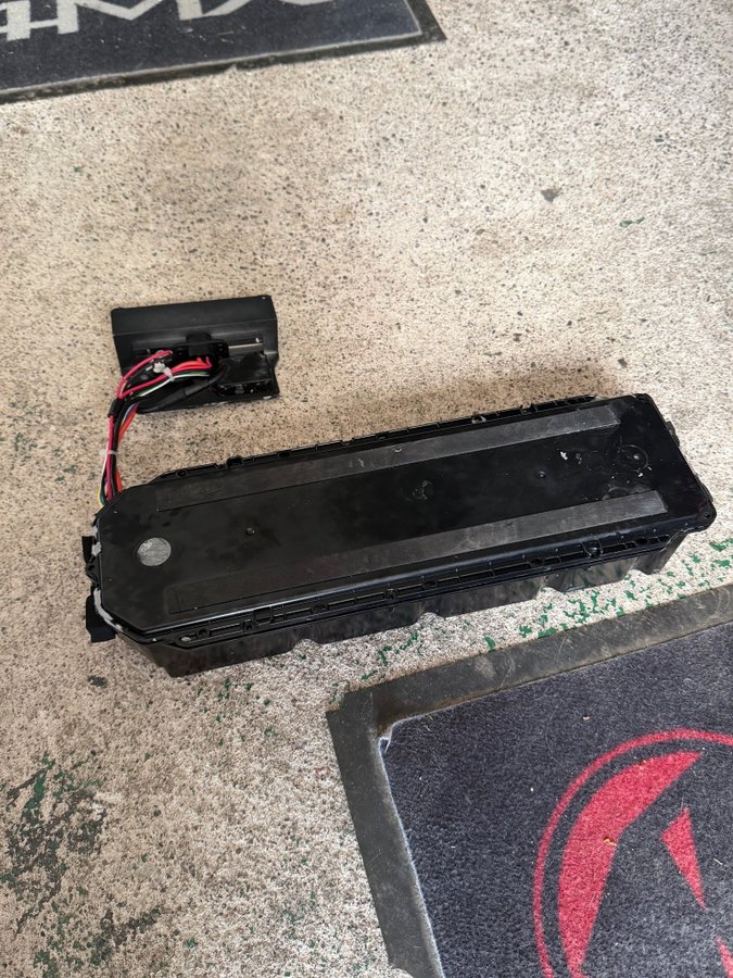 Ninebot Batteri 36V 15300 mAh | Köp på Tradera (733954110)