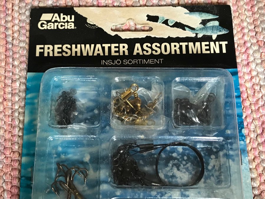 Gammal Abu garcia fiske låda med bladade fiske .. | Köp på Tradera ...