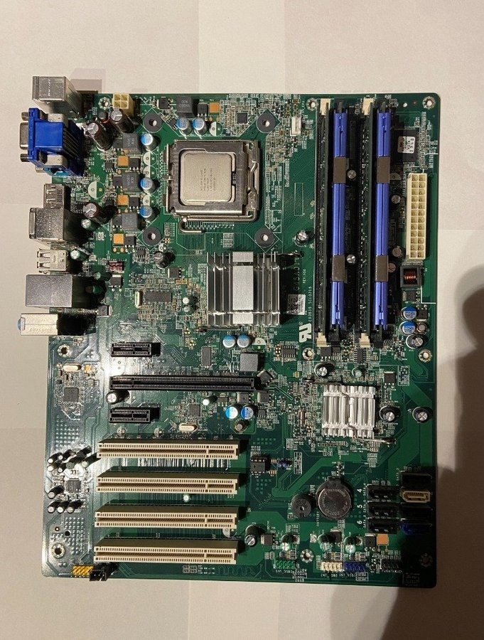 Moderkort med Intel Core2 Quad Q6600 , RAM-minn.. | Köp på Tradera ...