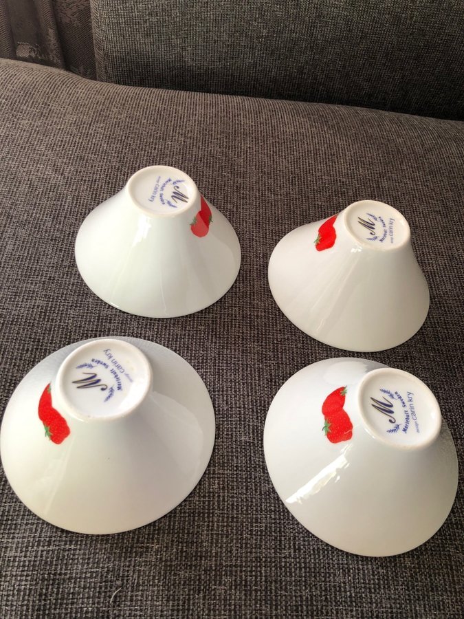 Se produkter som liknar Mariehult, Carin Kry, 4 skåla.. på Tradera ...